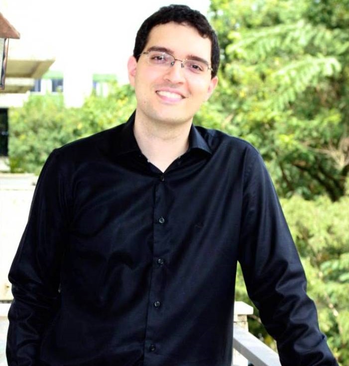 Sesc Partituras recebe o pianista Alexandre Dias