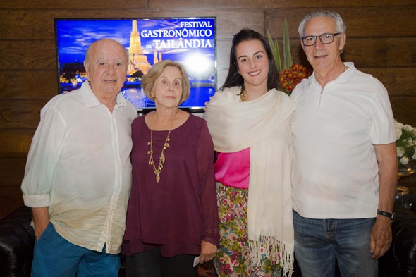 Procurando acessórios para o Réveillon? Conheça a "Stella"