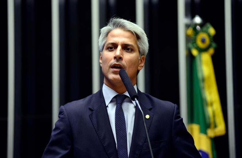 Molon busca assinaturas para criar Frente da Liberdade de Imprensa ...