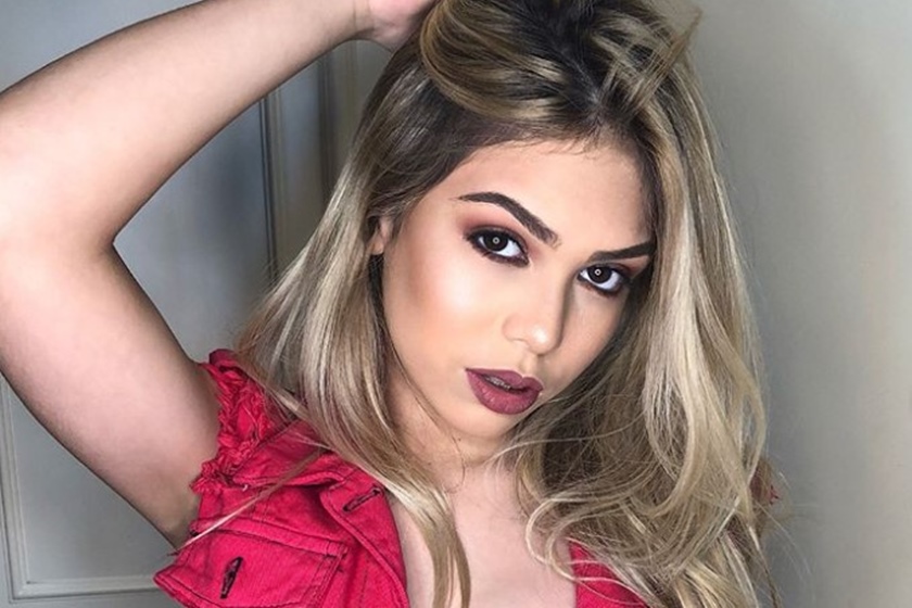 Aos 11 anos, MC Melody usa fantasia “adulta” e é criticada na web ...