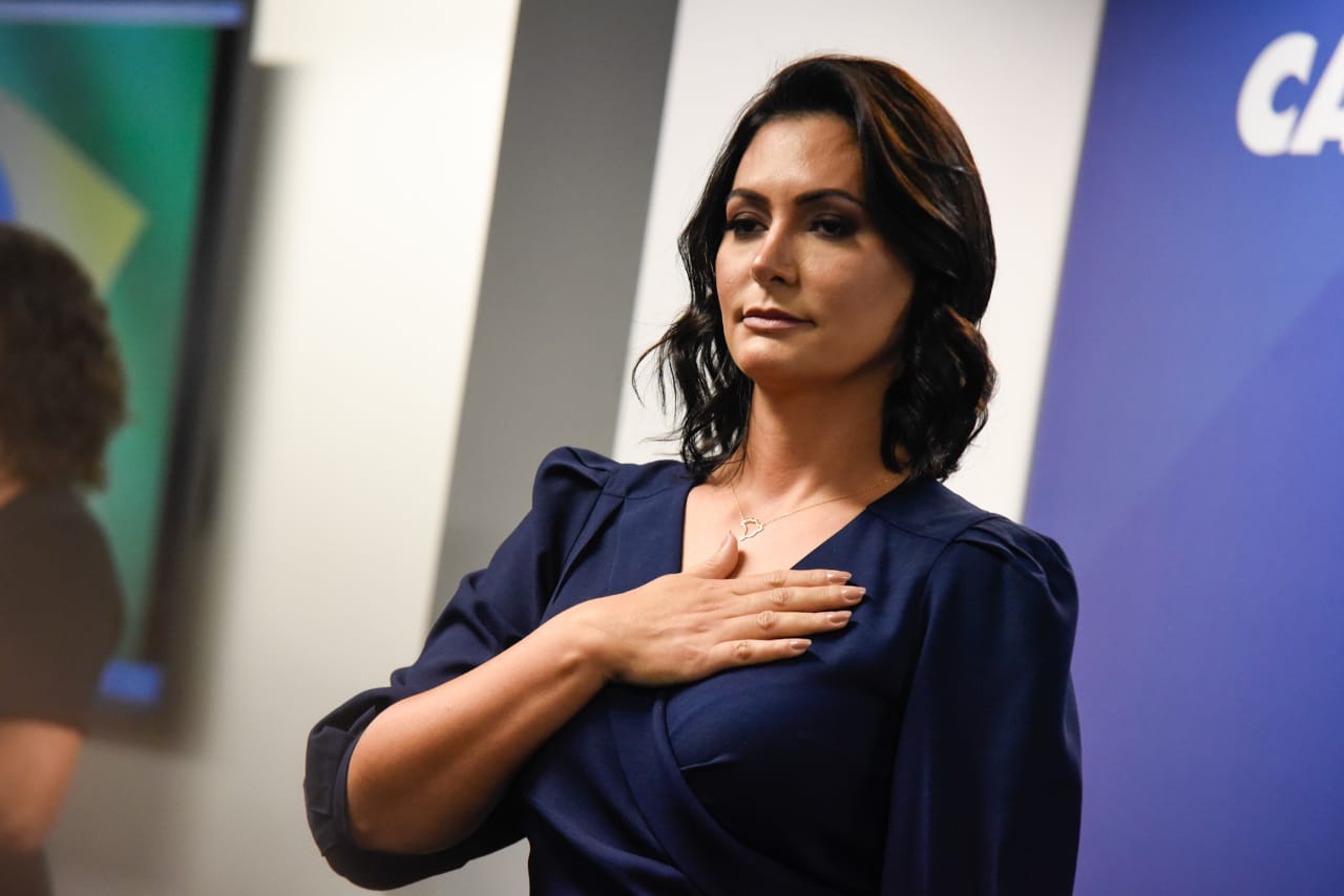 De olho na eleição, Michelle Bolsonaro chega a Israel com evangélicos ...