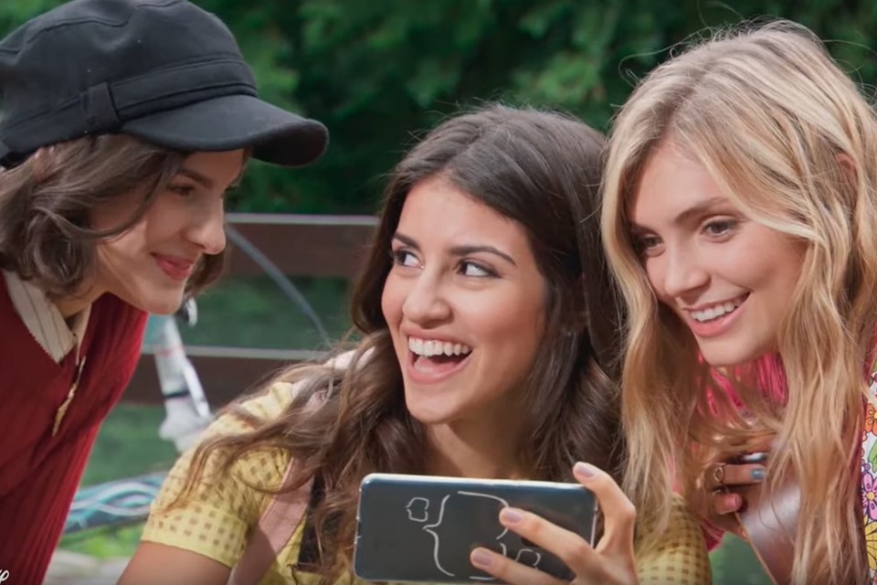 Isabela Souza A 1ª Brasileira A Estrelar Série Da Disney Latina