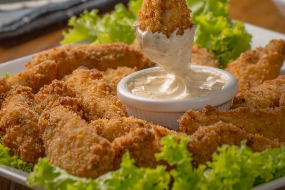 Aprenda a fazer nuggets caseiros em receita fácil e saudável | Metrópoles