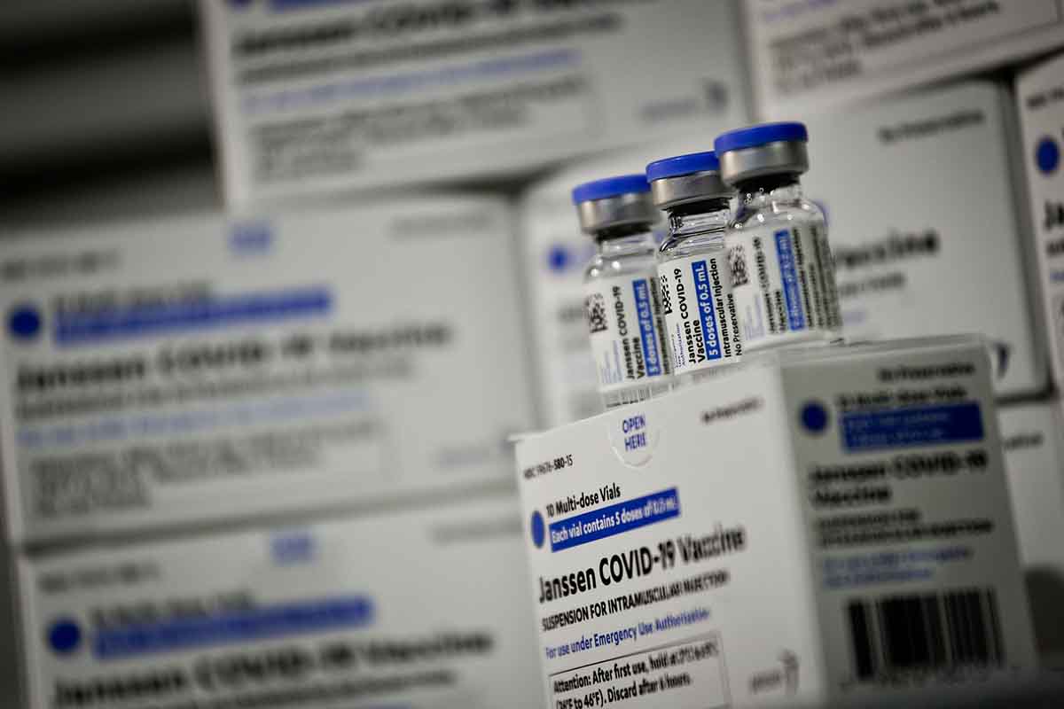 Saúde prepara nova orientação para Janssen: dose única e reforço ...