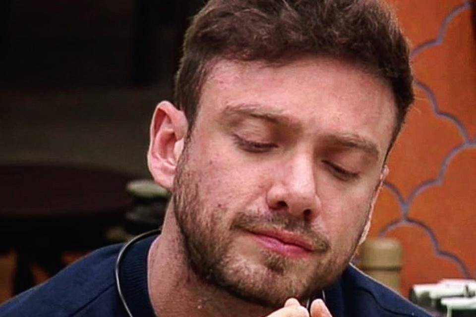 A Fazenda 14: Vini Buttel diz que não perdoa Ingrid após cocô | Metrópoles