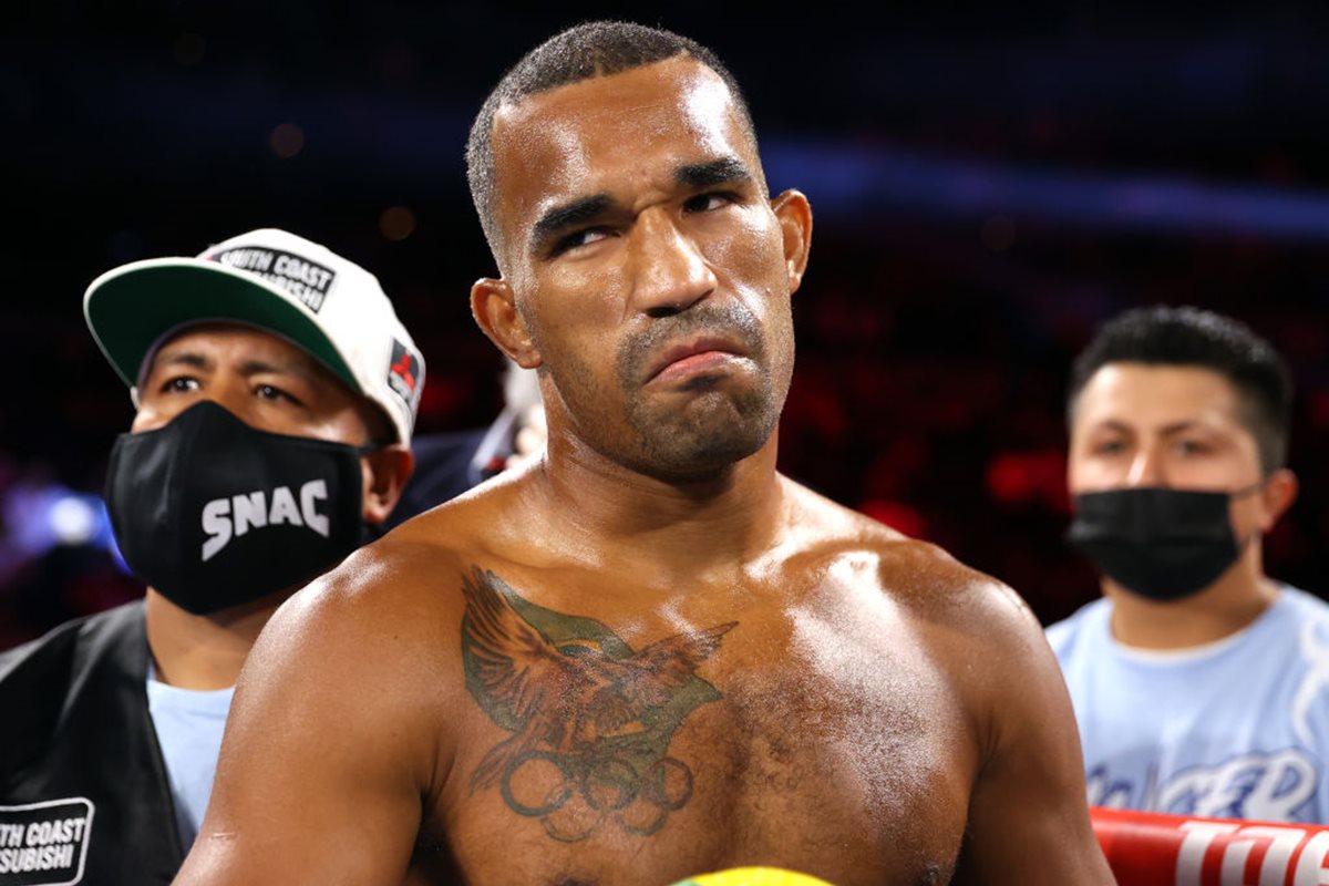 Boxeador Esquiva Falcão é vítima de racismo em suas redes sociais ...