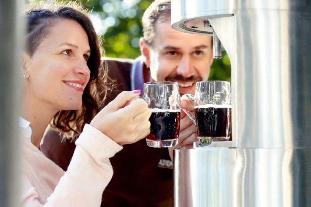 Cidade instala primeira fonte com cerveja grátis do mundo; saiba qual ... Cidade instala primeira fonte com cerveja grátis do mundo; saiba qual ...