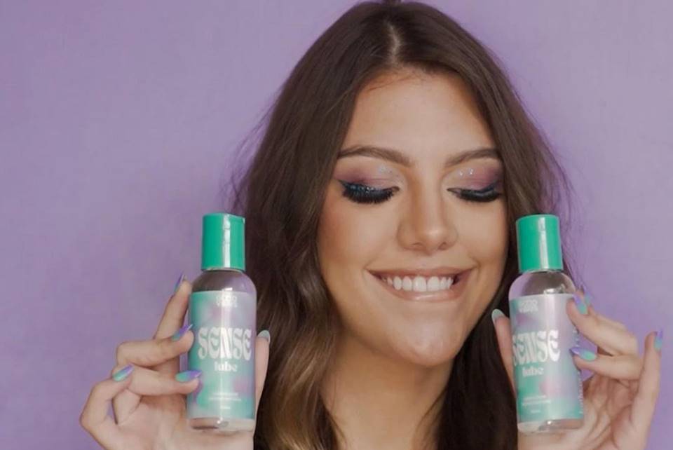 Conheça Bela do Céu, “genital influencer” e CEO de marca de sex toys ...