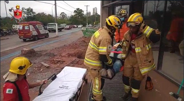 Homem Sofre Choque Elétrico E Outro Cai De Andaime Em Obra No Df