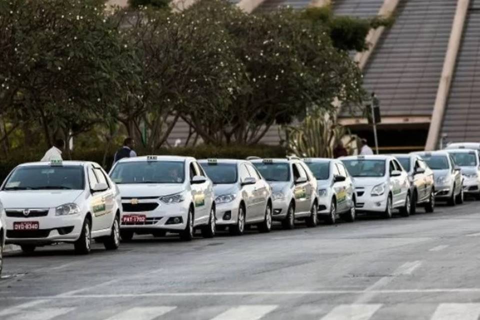 Semob cassa 17 permissões de táxi no DF. Saiba os nomes | Metrópoles