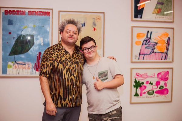 Marcelo Solá recebe convidados para abertura de exposição