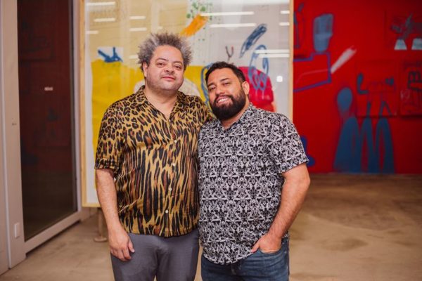 Marcelo Solá recebe convidados para abertura de exposição