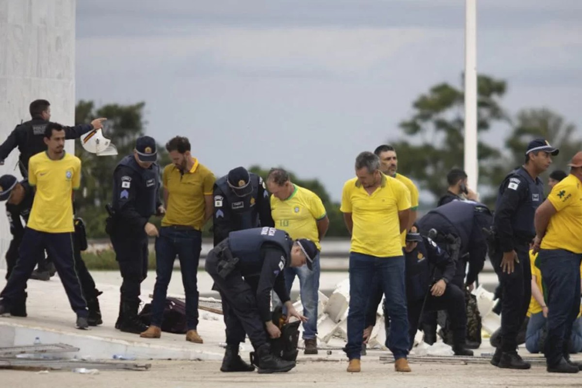 Veja lista de 26 bolsonaristas que serão soltos com tornozeleira ...
