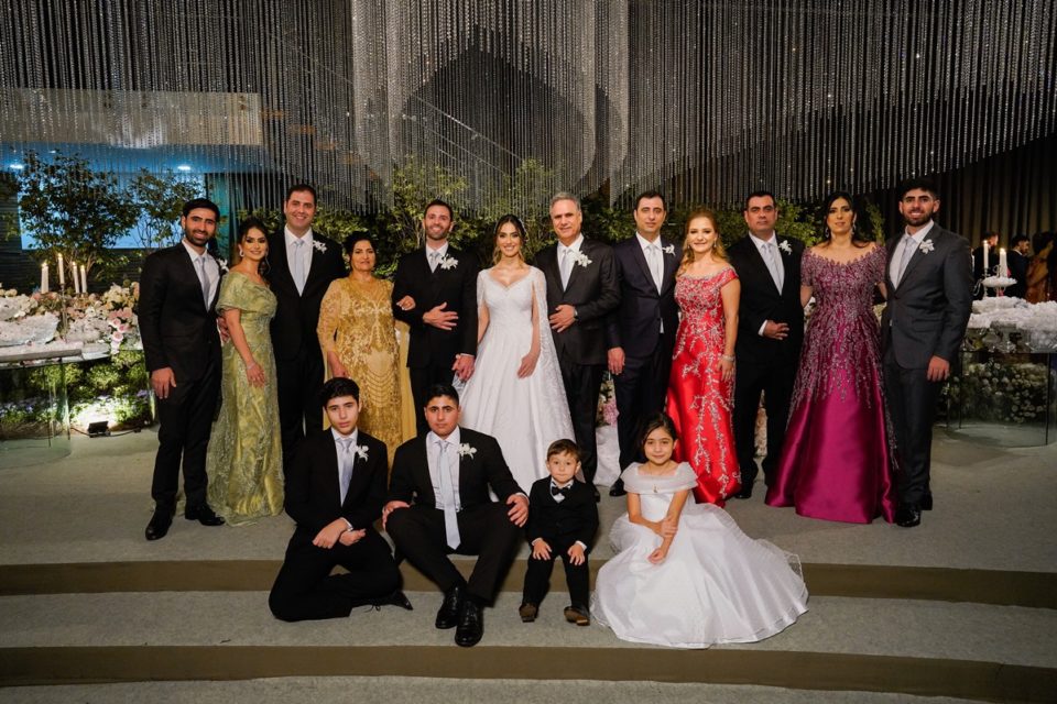Suhad Shadi e Nasser Shawqi selam o amor em cerimônia luxuosa | Metrópoles