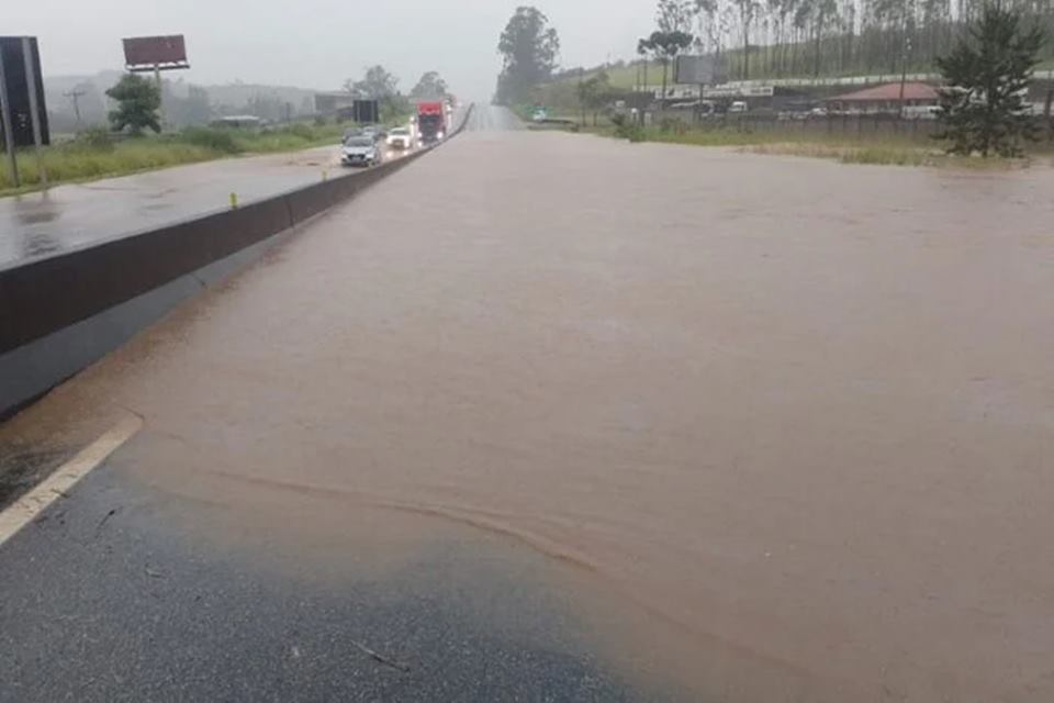 Br 040 Chuva Interdita Trecho Da Rodovia Em Minas Gerais Metrópoles