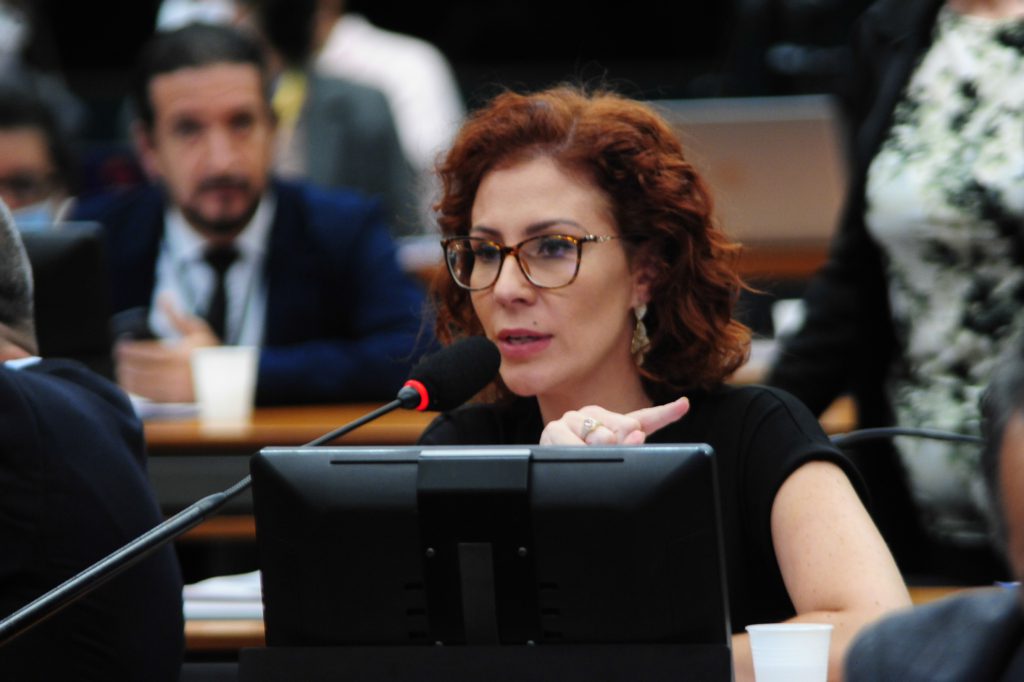 Hacker recebeu R$ 13,5 mil via Pix de membros do gabinete de Zambelli ...