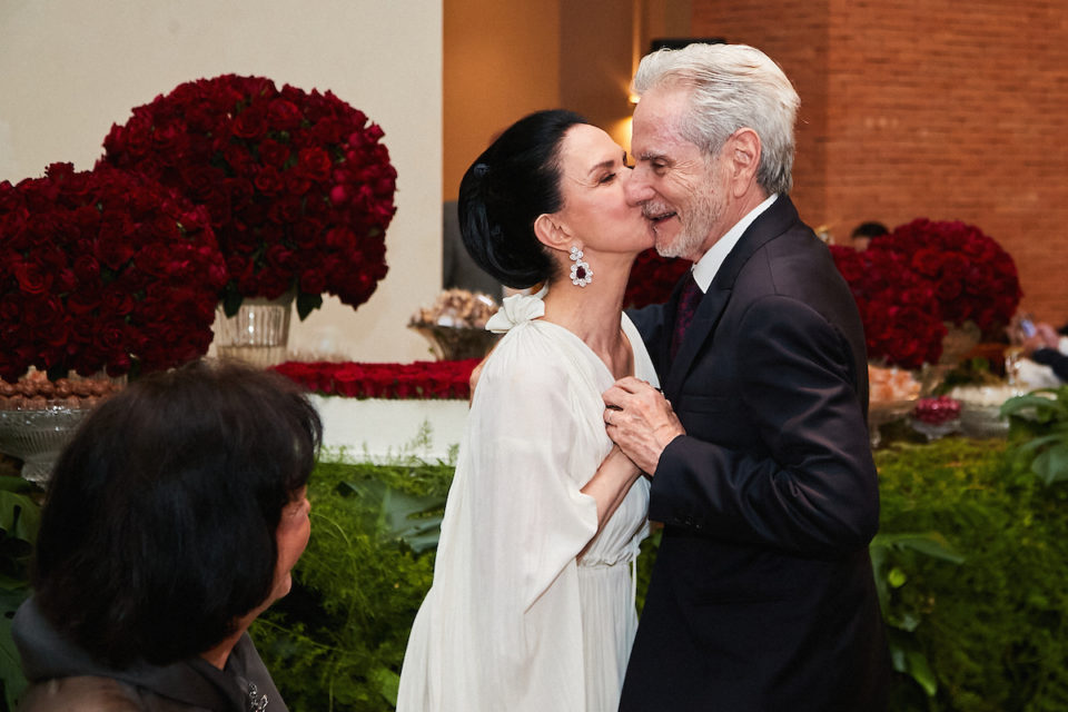 Elizabeth Amorim e Antonio Veronese se casam em fim de tarde especial