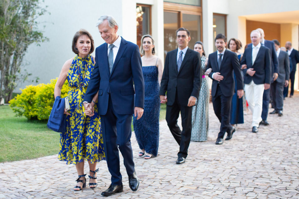 Elizabeth Amorim e Antonio Veronese se casam em fim de tarde especial