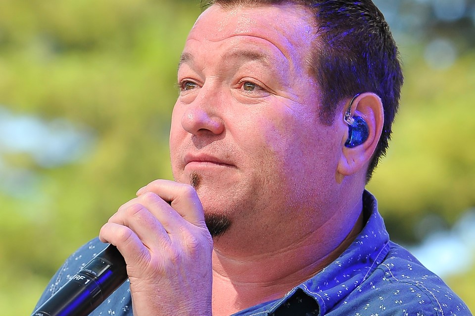 Vocalista do Smash Mouth, Steve Hardwell morre aos 56 anos