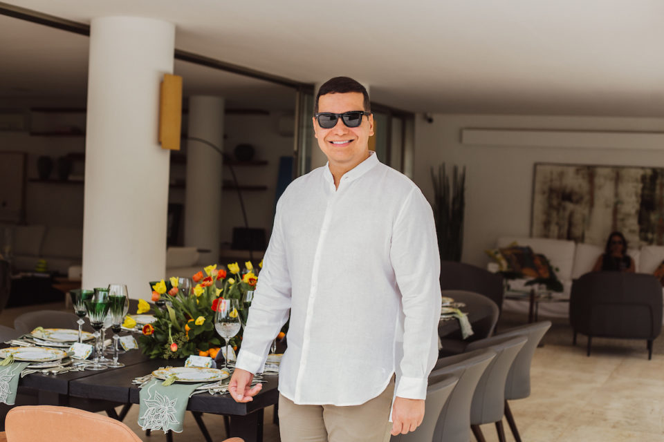 Marcelo Chaves é celebrado por Mayra Perin em almoço de aniversário ...