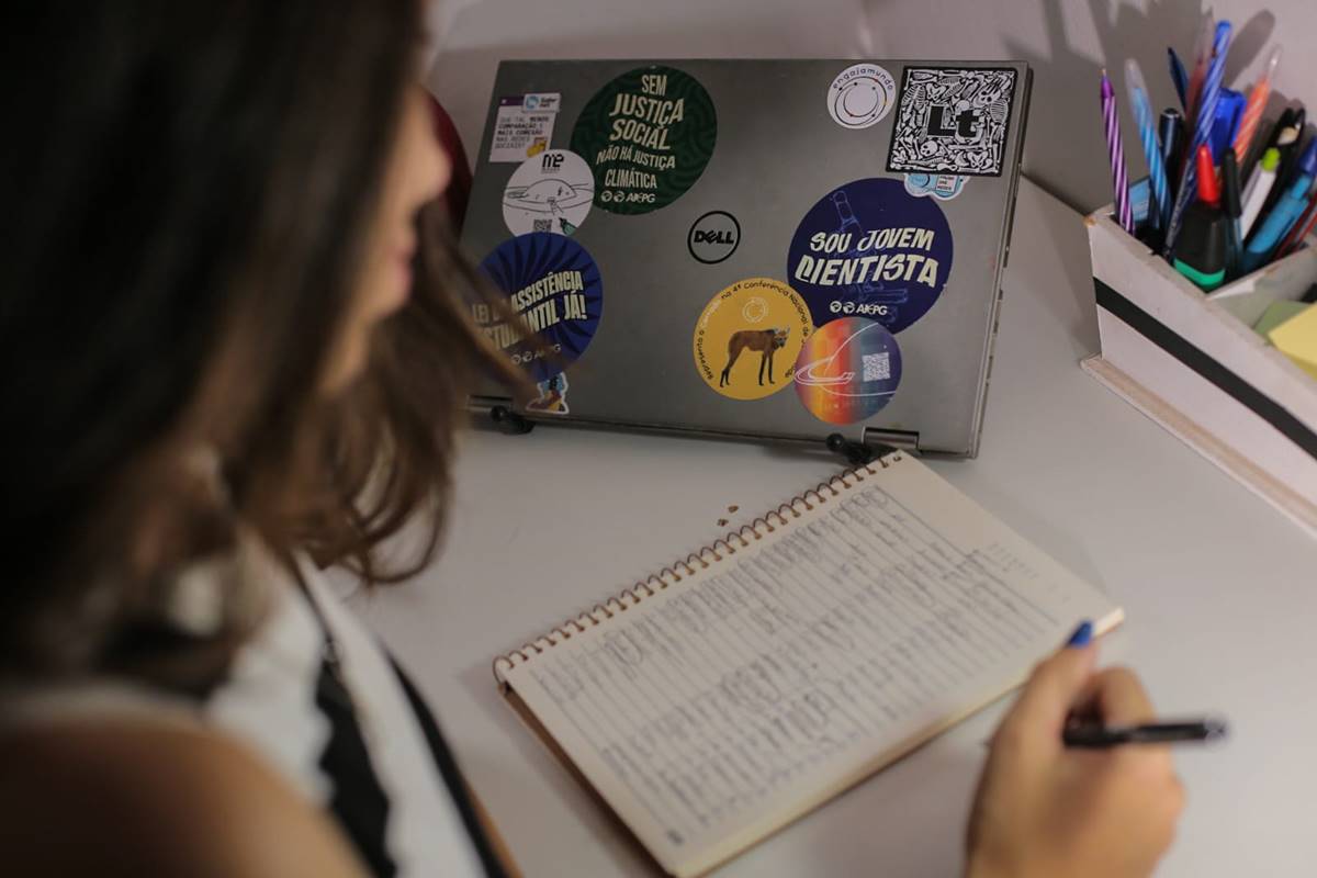 Aos 18 anos, brasiliense consegue bolsa de 100% em escola de ciência ...