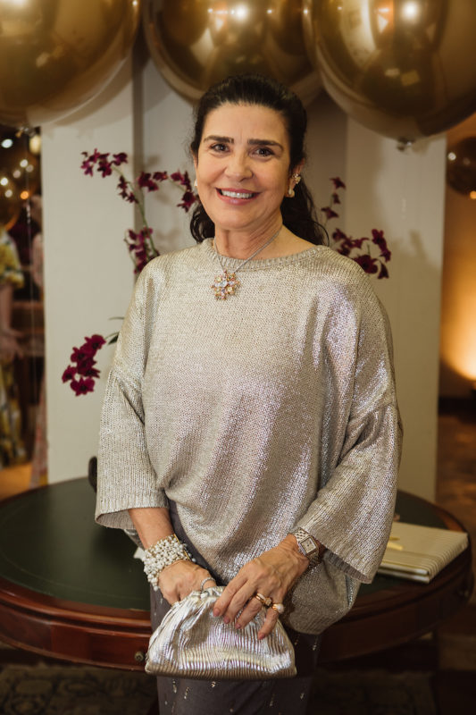 Beth Naoum festeja aniversário rodeada de familiares e amigas queridas ...