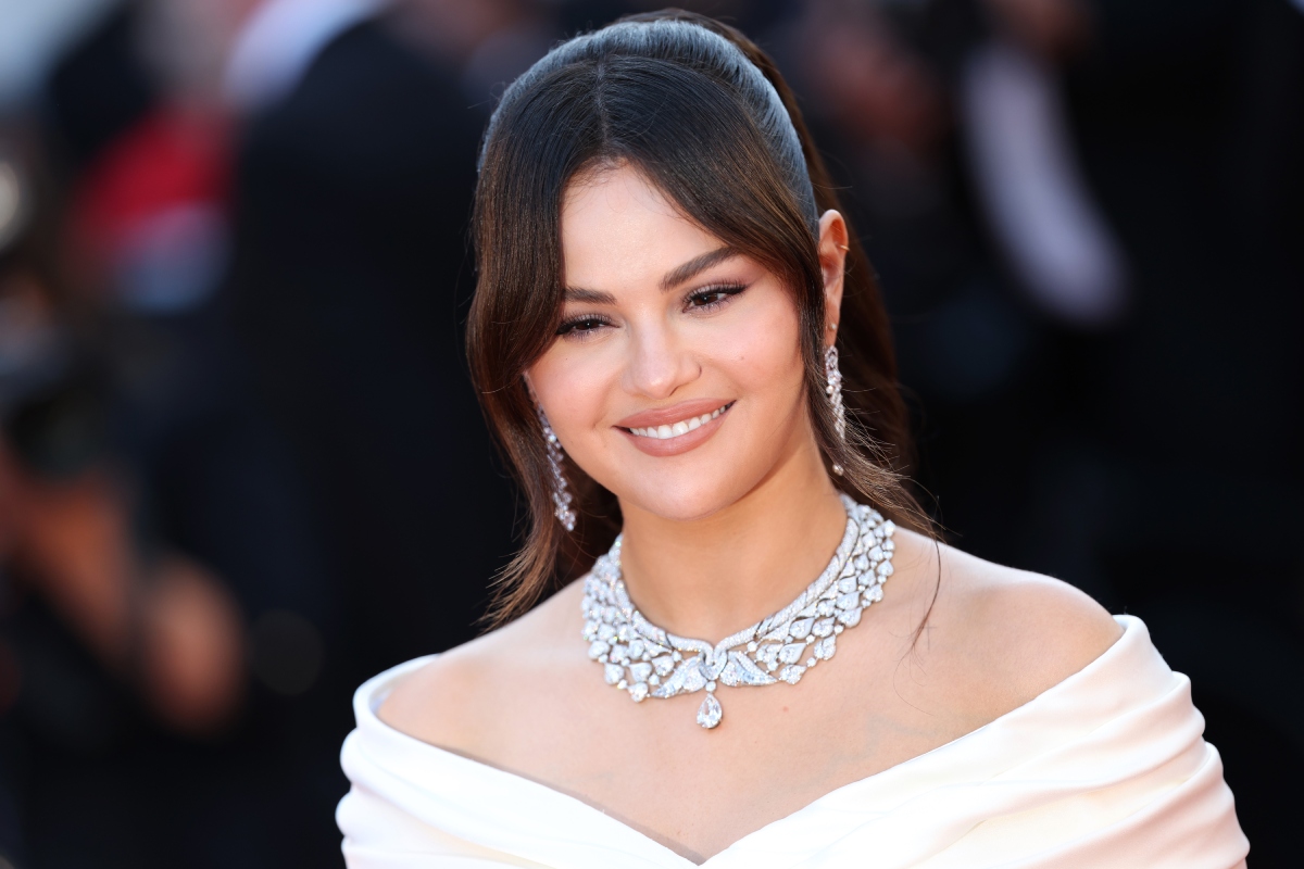 Selena Gomez fala sobre doença e gordofobia no Emmy 2024 | Metrópoles