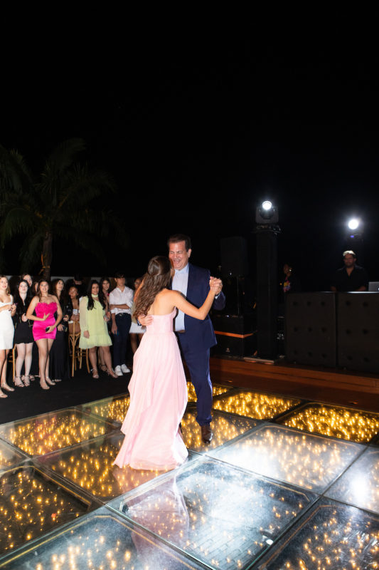 Maria Clara Pena celebra os 15 anos em noite memorável no Lago Sul