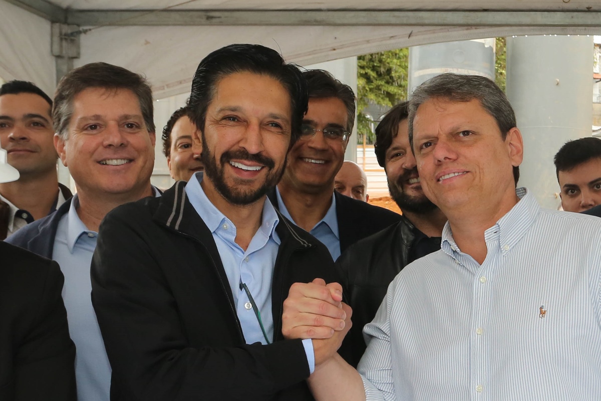 Após subida de Marçal, Tarcísio vai para rua pedir votos a Nunes em SP