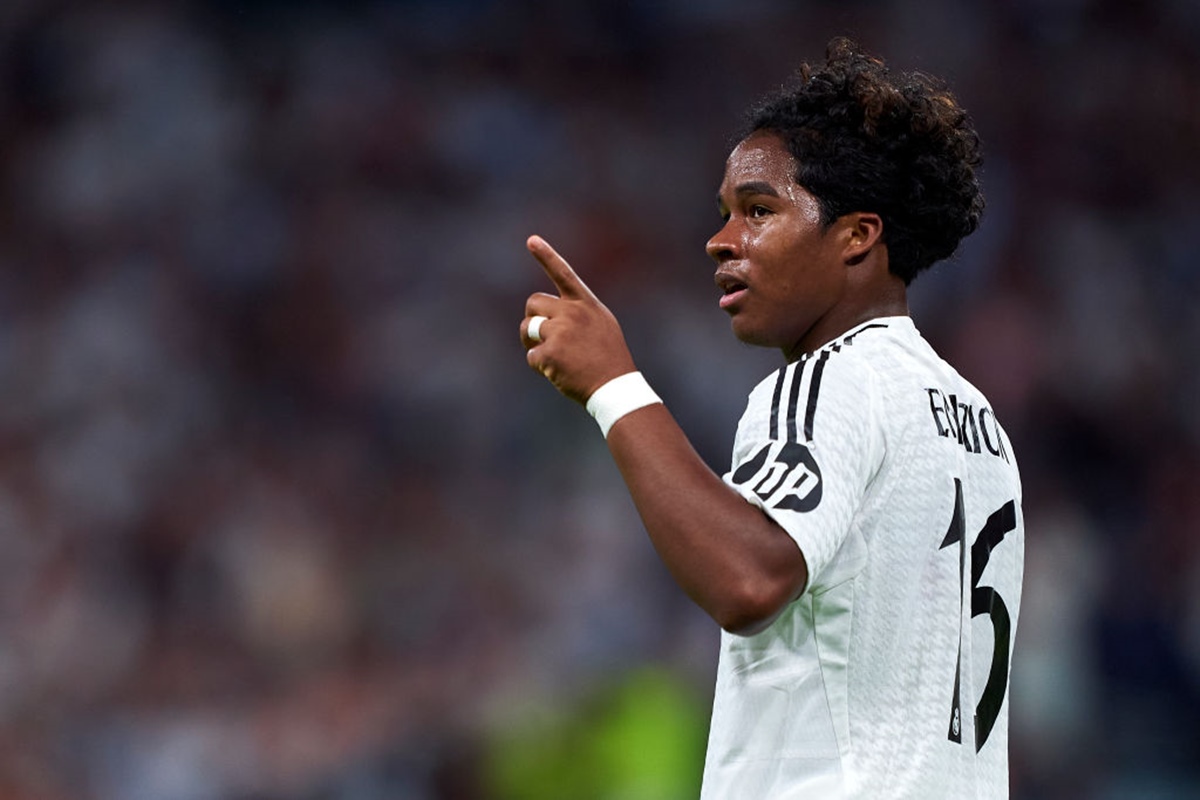 Endrick se torna o brasileiro mais jovem a marcar na Champions League