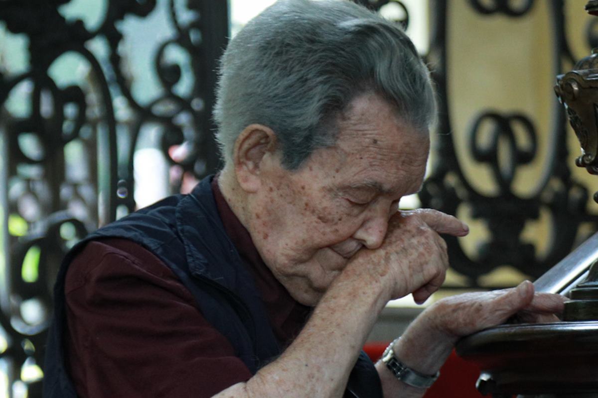 Quem era Léo Batista, “voz marcante” que morreu aos 92 anos | Metrópoles