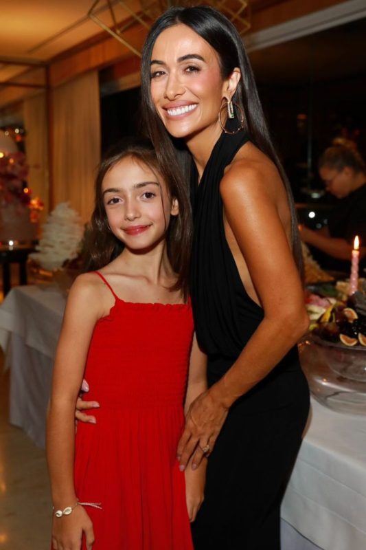 Filhas de Silvia Braz, Maria e Antônia Braz celebram aniversário em SP