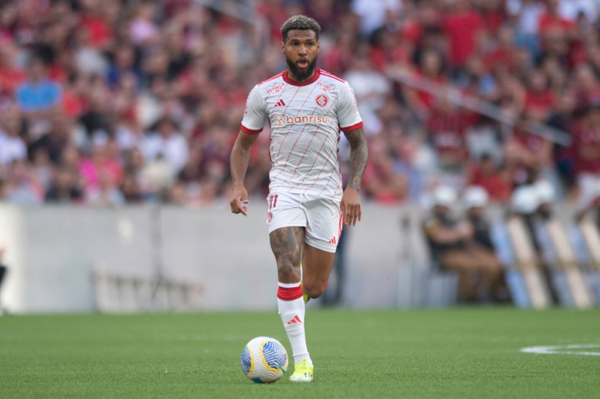 Pai de Wesley, do Internacional, morre após jogo contra o Botafogo