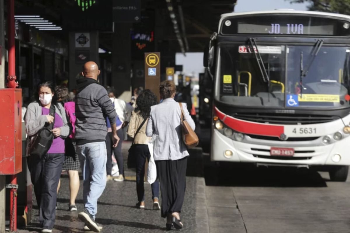 Justiça dá 48h para Prefeitura explicar aumento da tarifa de ônibus ... Justiça dá 48h para Prefeitura explicar aumento da tarifa de ônibus ...