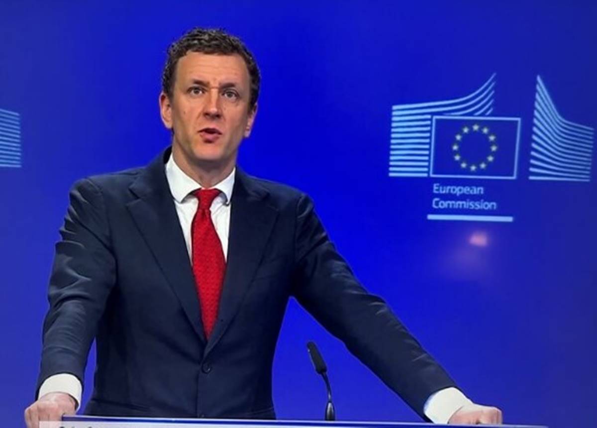 União Europeia adia tarifas sobre uísque e outros produtos dos EUA