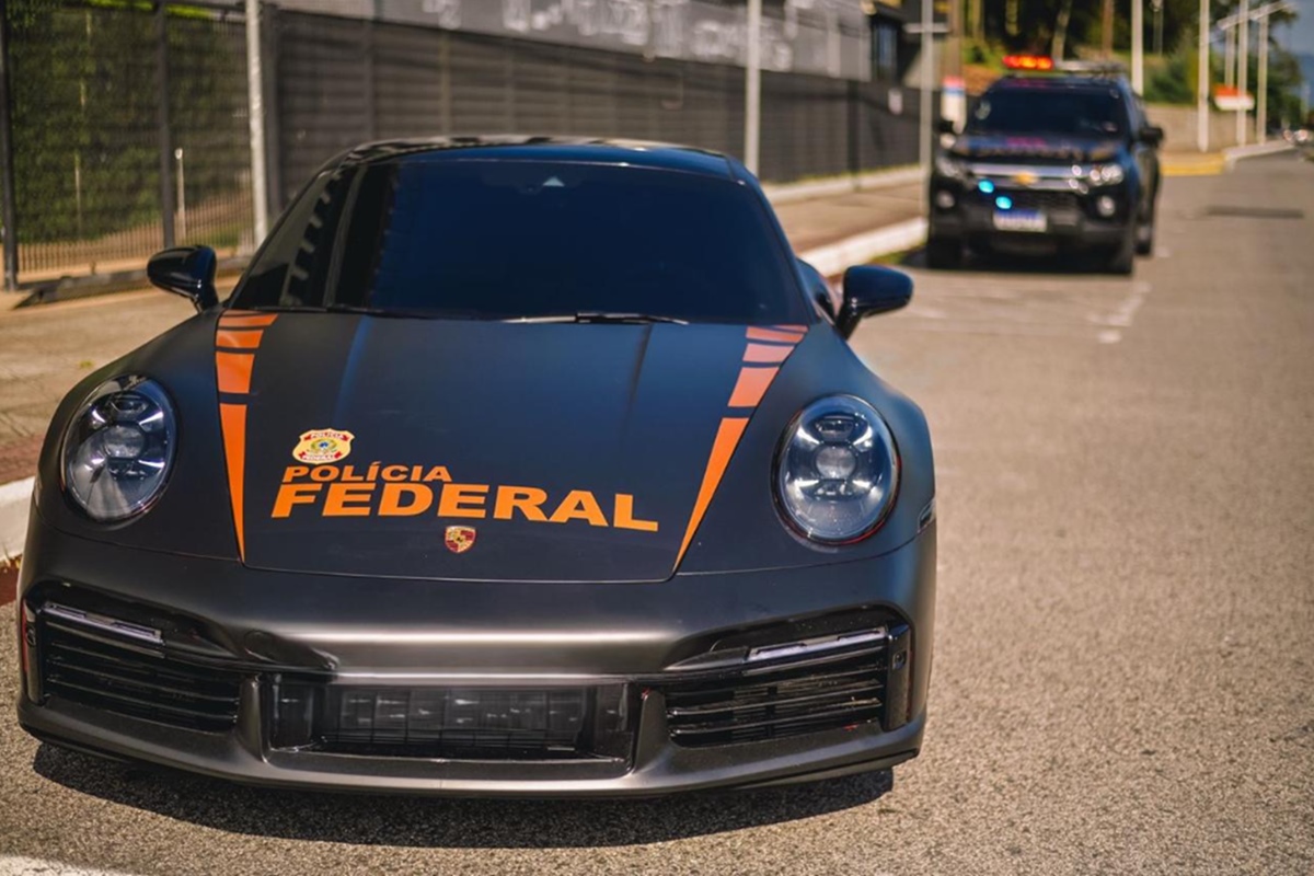 Vídeo: PF transforma Porsche de traficante em viatura oficial de luxo