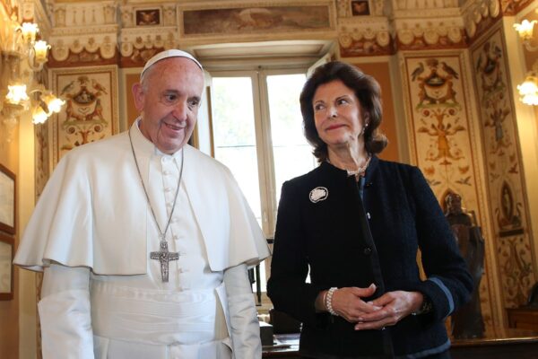 Relembre encontros históricos de famílias reais com o papa Francisco
