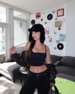 Duda Rubert se destaca na web com looks românticos e minimalistas